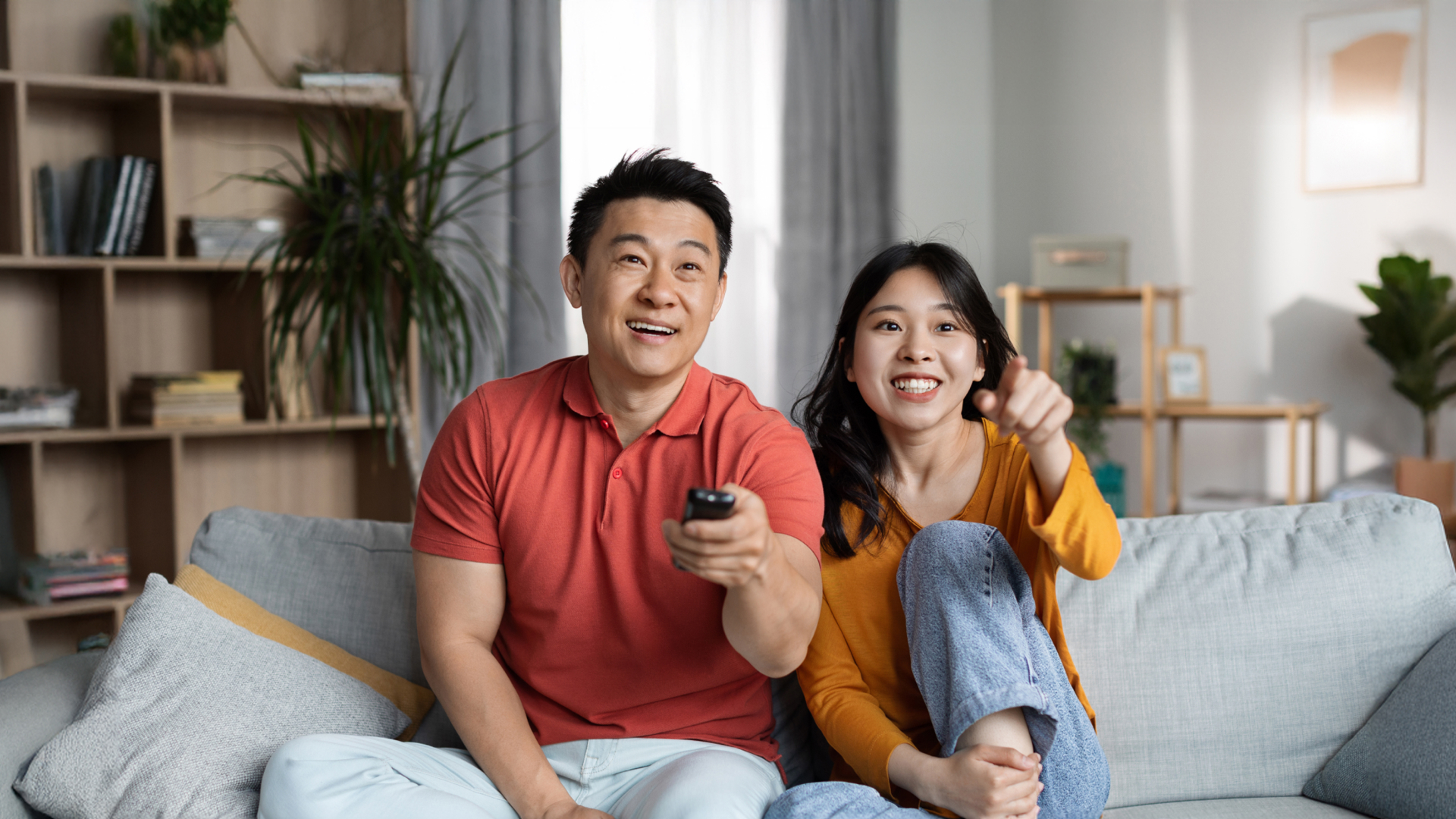 couple watching free movies & tv shows